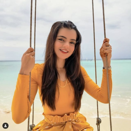Srha Asghar Biography, Age, Drama, Husband - Story.com.pk
