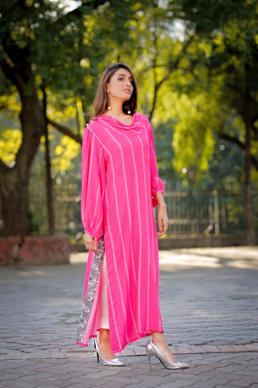 Lawn suit Bazu design 2025 - Story.com.pk